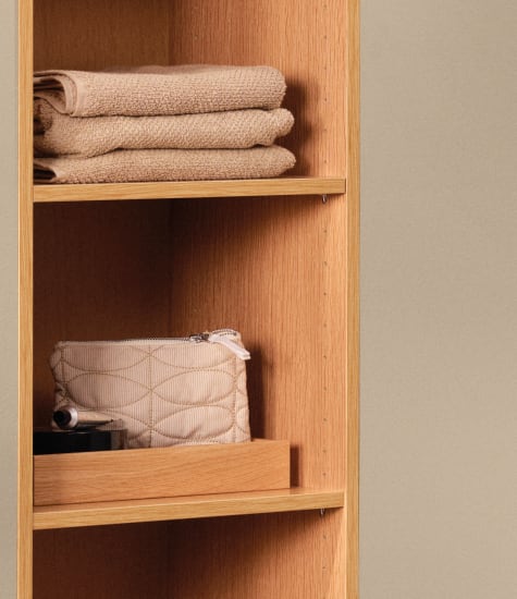 Minimalistisk og naturligt design - badeværelse med et elegant og flot ...