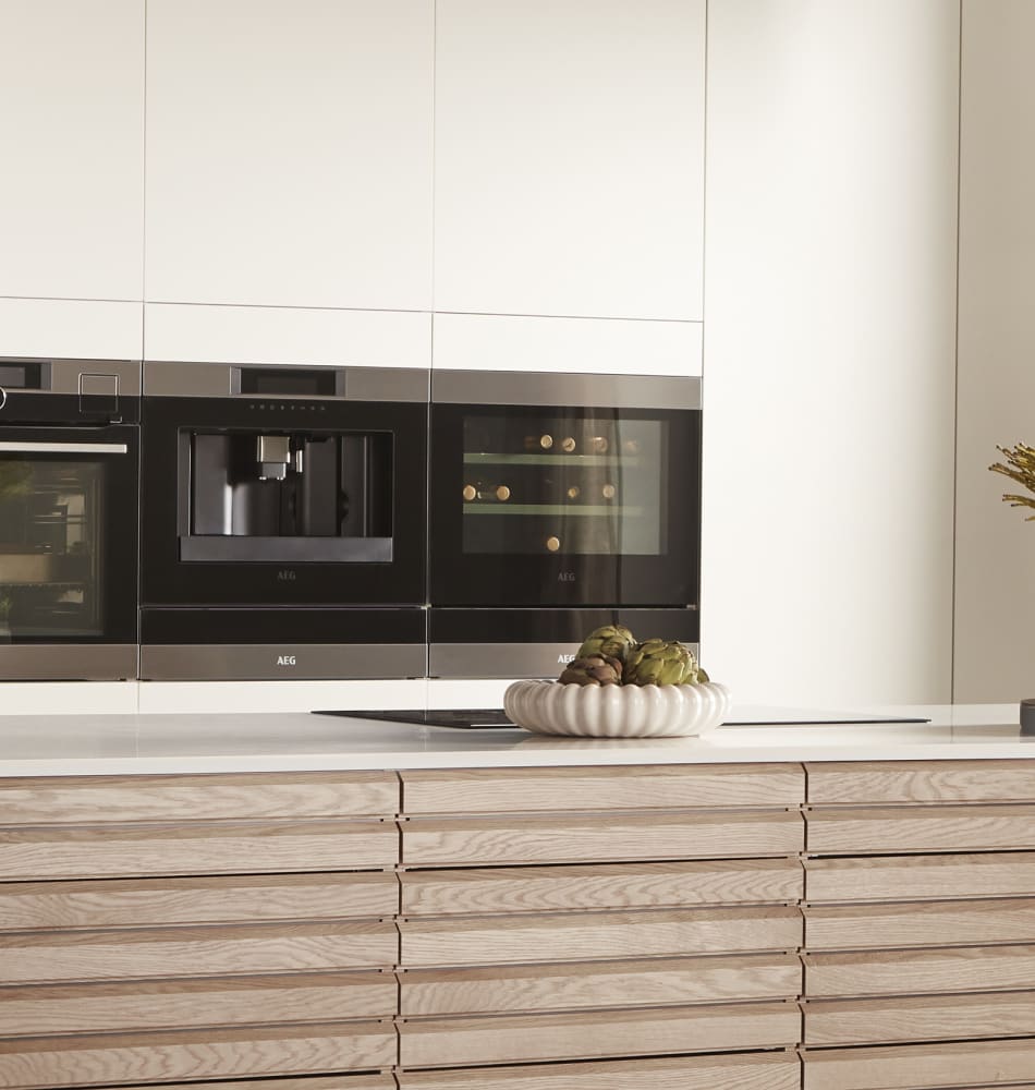 Nordic Spirit slat kitchen - Elegant, solid wood slats | HTH