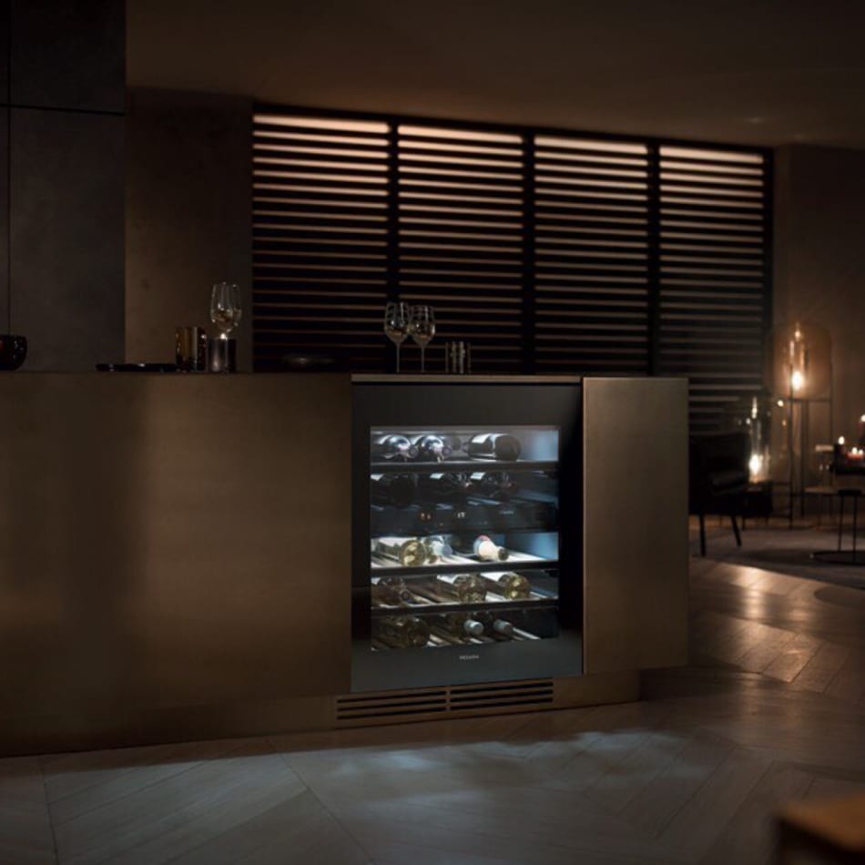 Kitchen with a wine cooler: receive guidance on wine coolers | HTH
