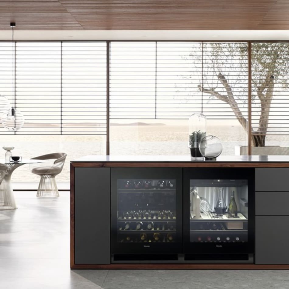 Kitchen with a wine cooler: receive guidance on wine coolers | HTH