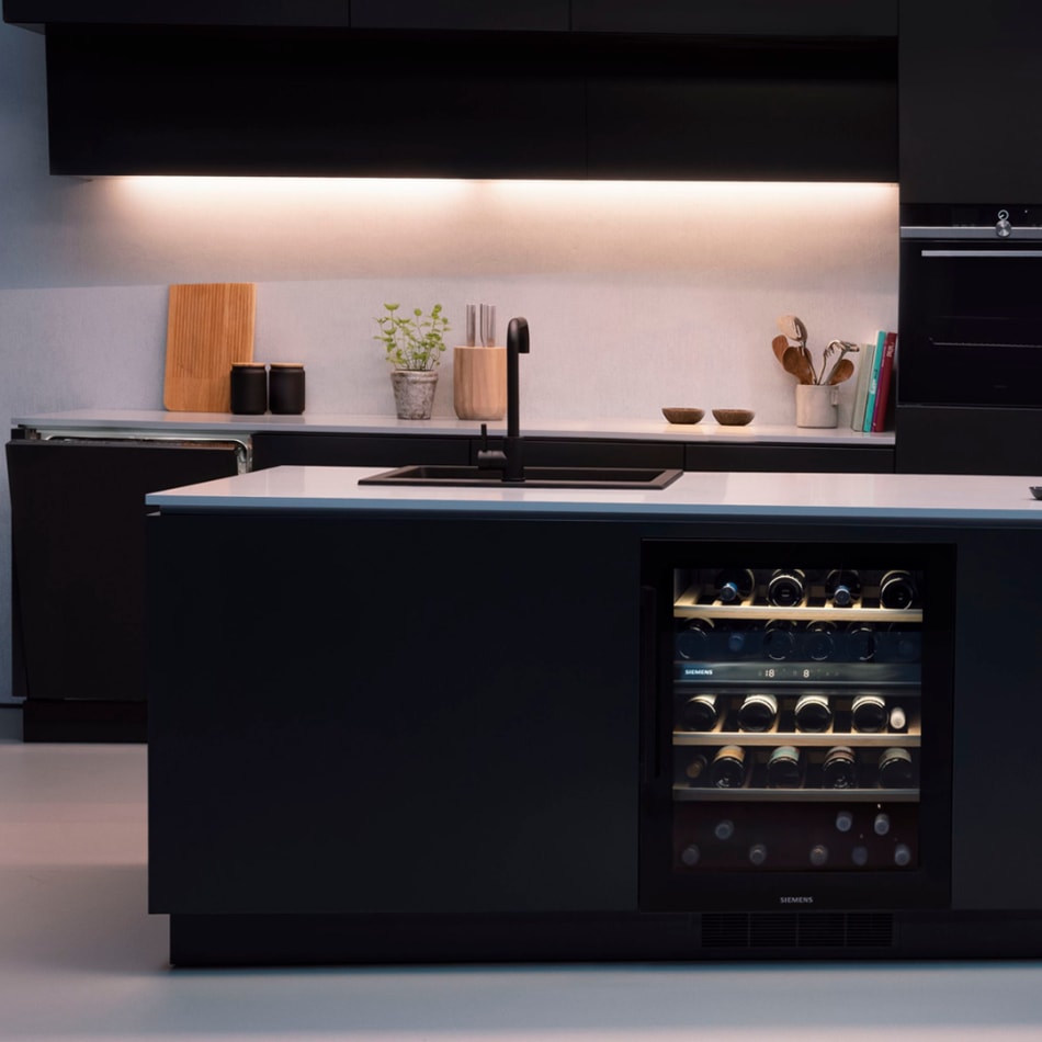 Kitchen with a wine cooler: receive guidance on wine coolers | HTH