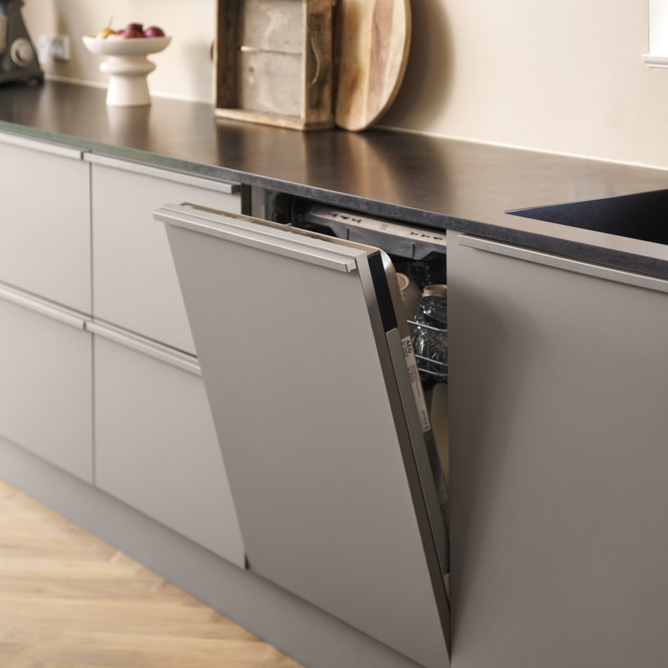 Sandfarvet køkken i nordisk design | HTH | HTH