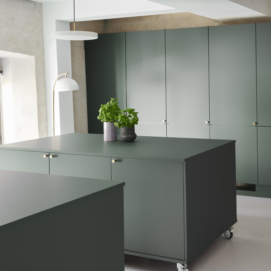 Create a Gathering Space with a Kitchen Island | HTH