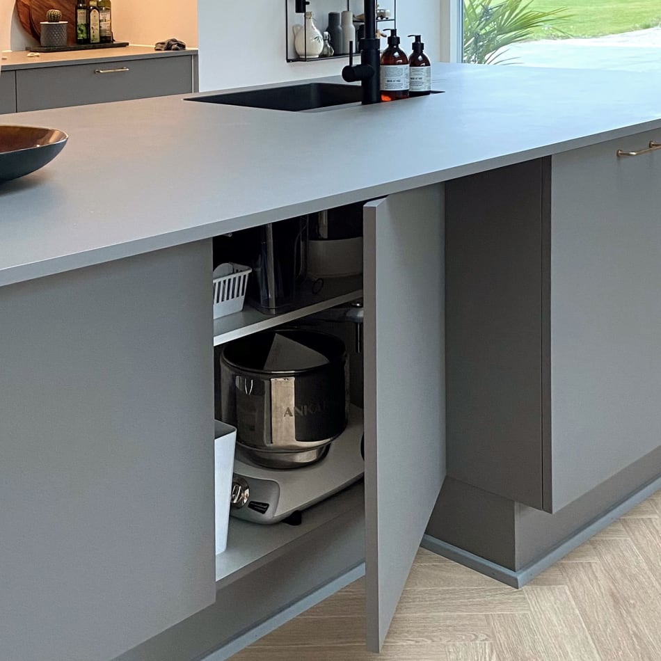 Explore personalized kitchen designs for functionalist villas | HTH