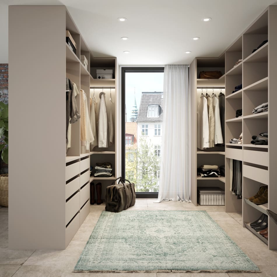 A walk-in wardrobe provides a feeling of luxury | HTH
