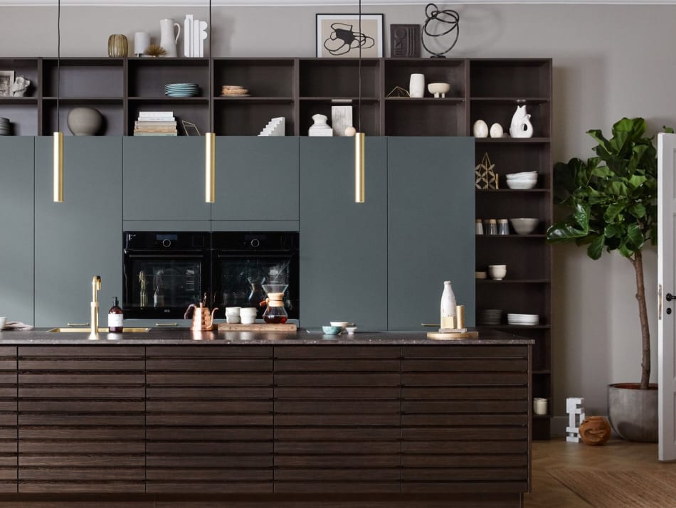 Exklusive Küche mit rohem Luxus I Harmony Dark | HTH