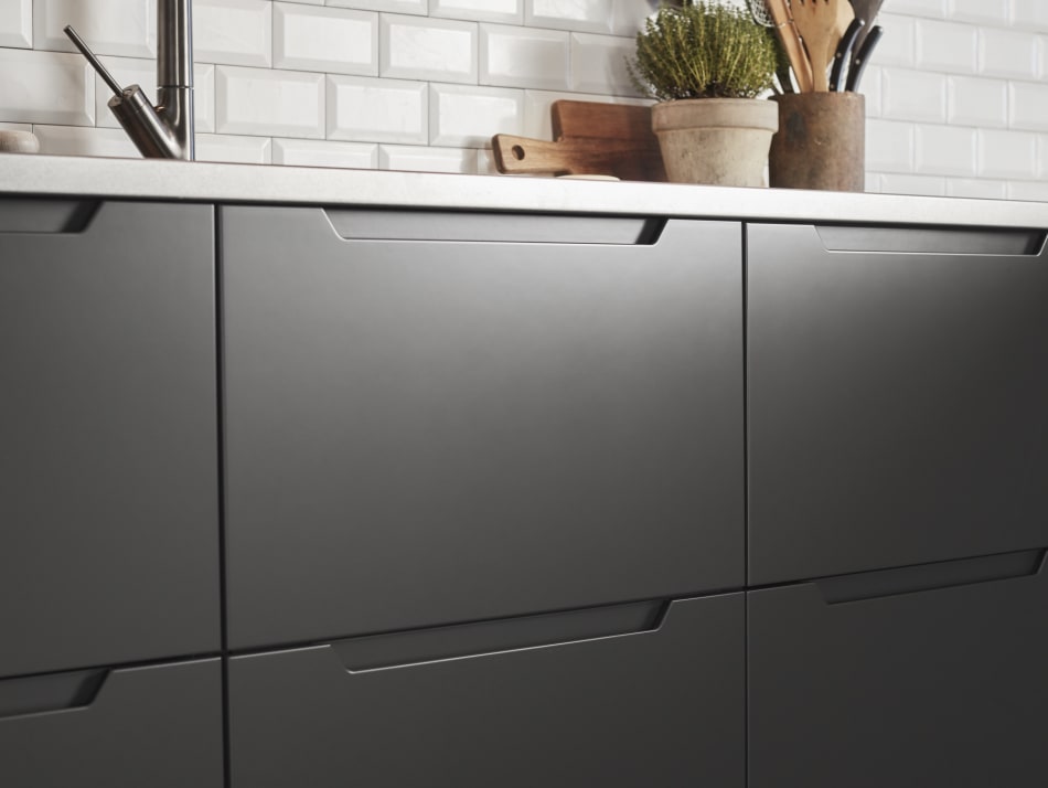 Steel worktops - A modern, raw & practical worktop | HTH