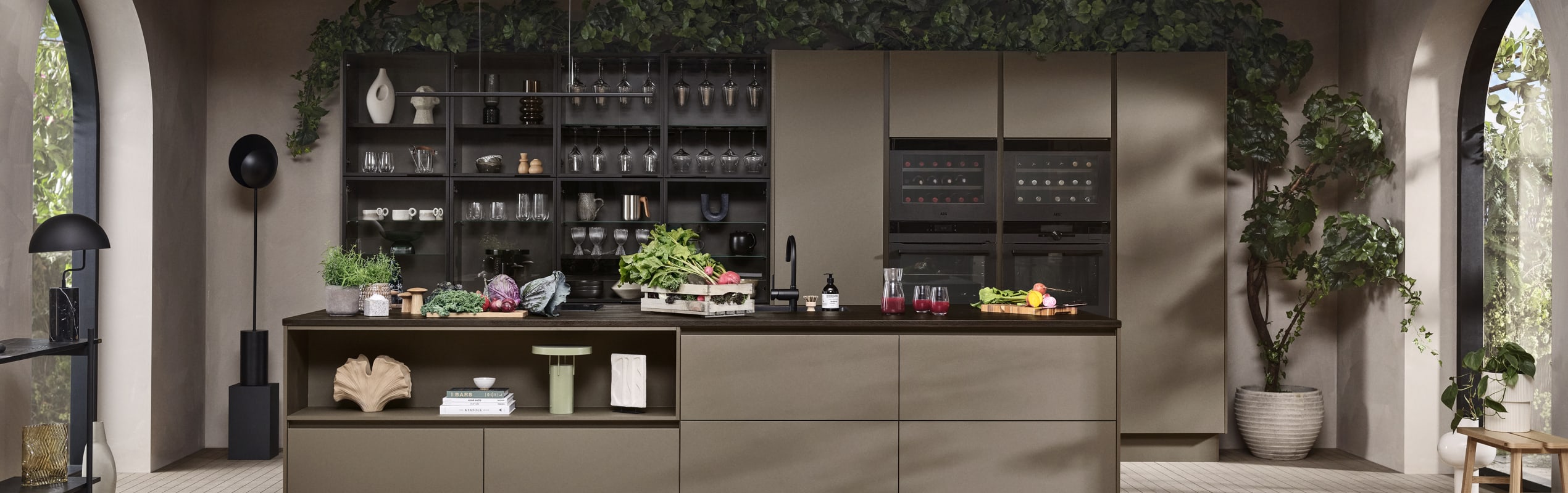 Add a personal touch to your kitchen with display cabinets | HTH