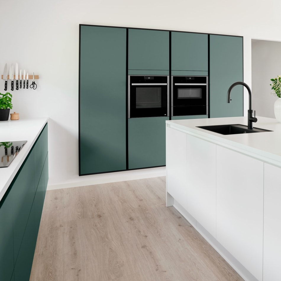 Open kitchen with room for family life | HTH