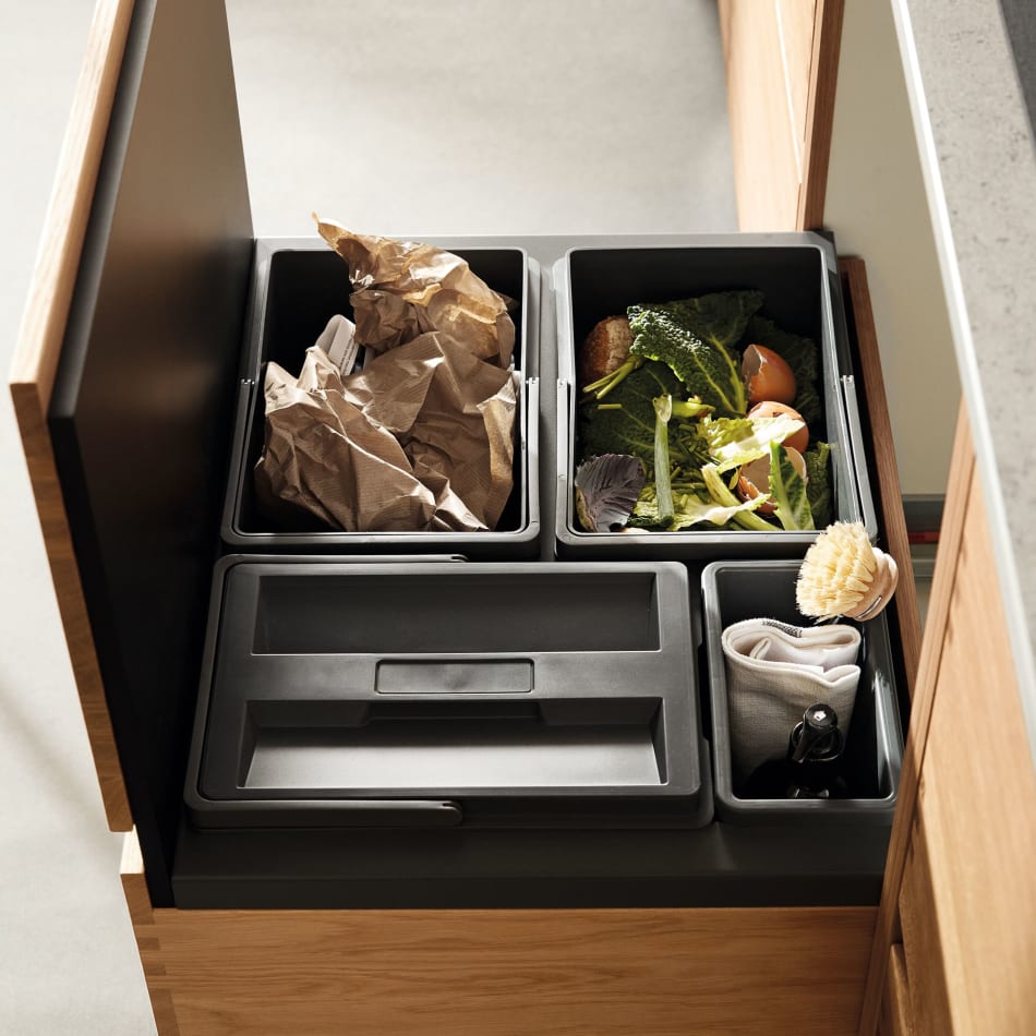 Streamline waste sorting in your kitchen with practical waste bins | HTH