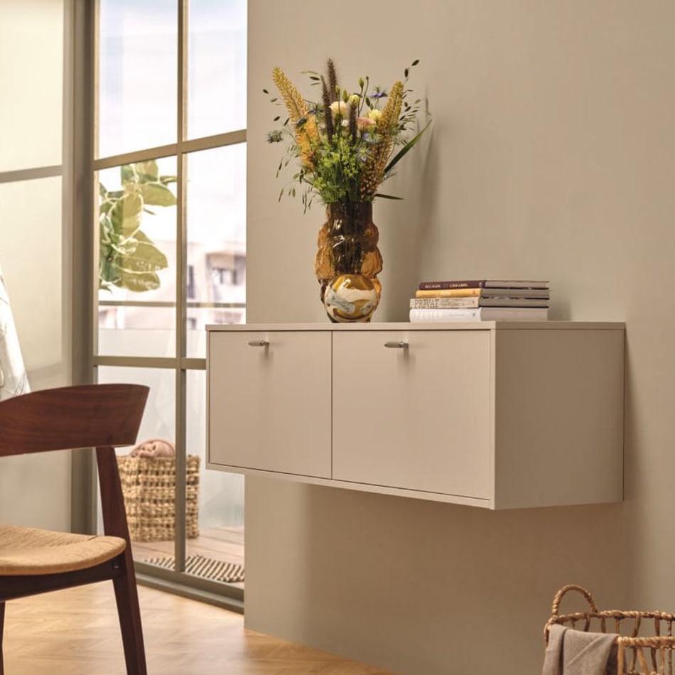 Minimalistisk og naturligt design - badeværelse med et elegant og flot ...